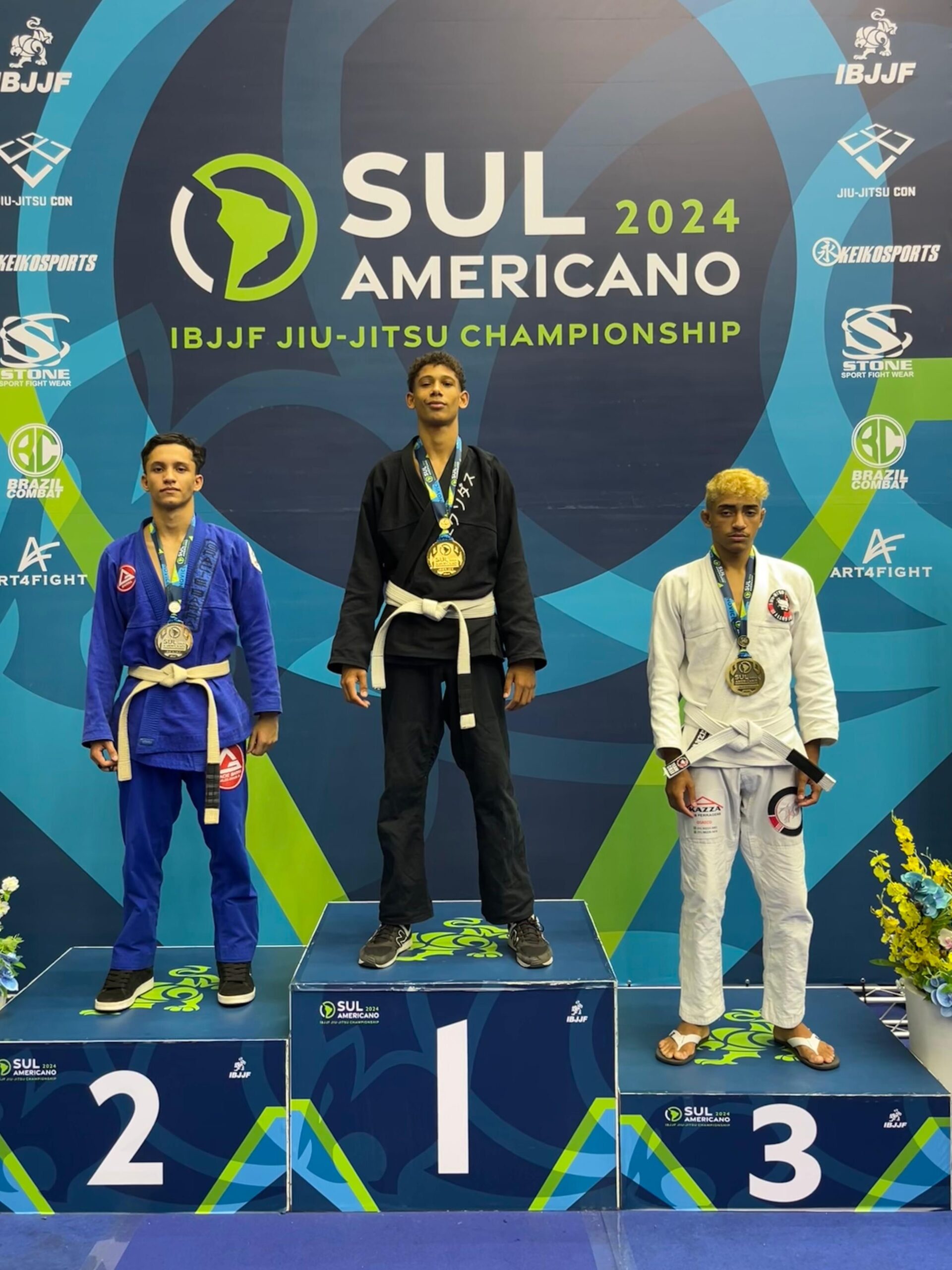 Atleta de Araçatuba é vice-campeão no Sul-americano de Jiu-jitsu ...